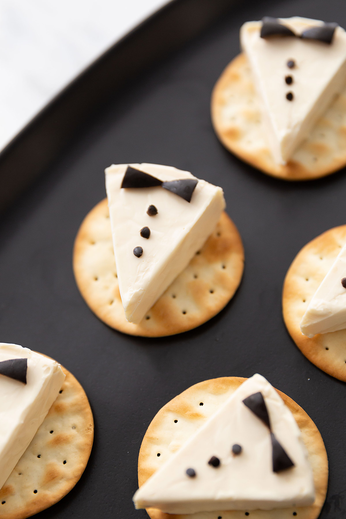 Tuxedo Cheese Crackers - Best Appetizers